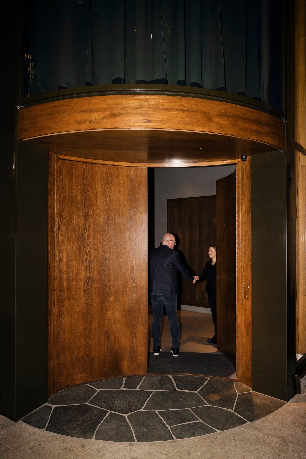 Rune Rake (60) bruker alt han tjener på mat og vin.