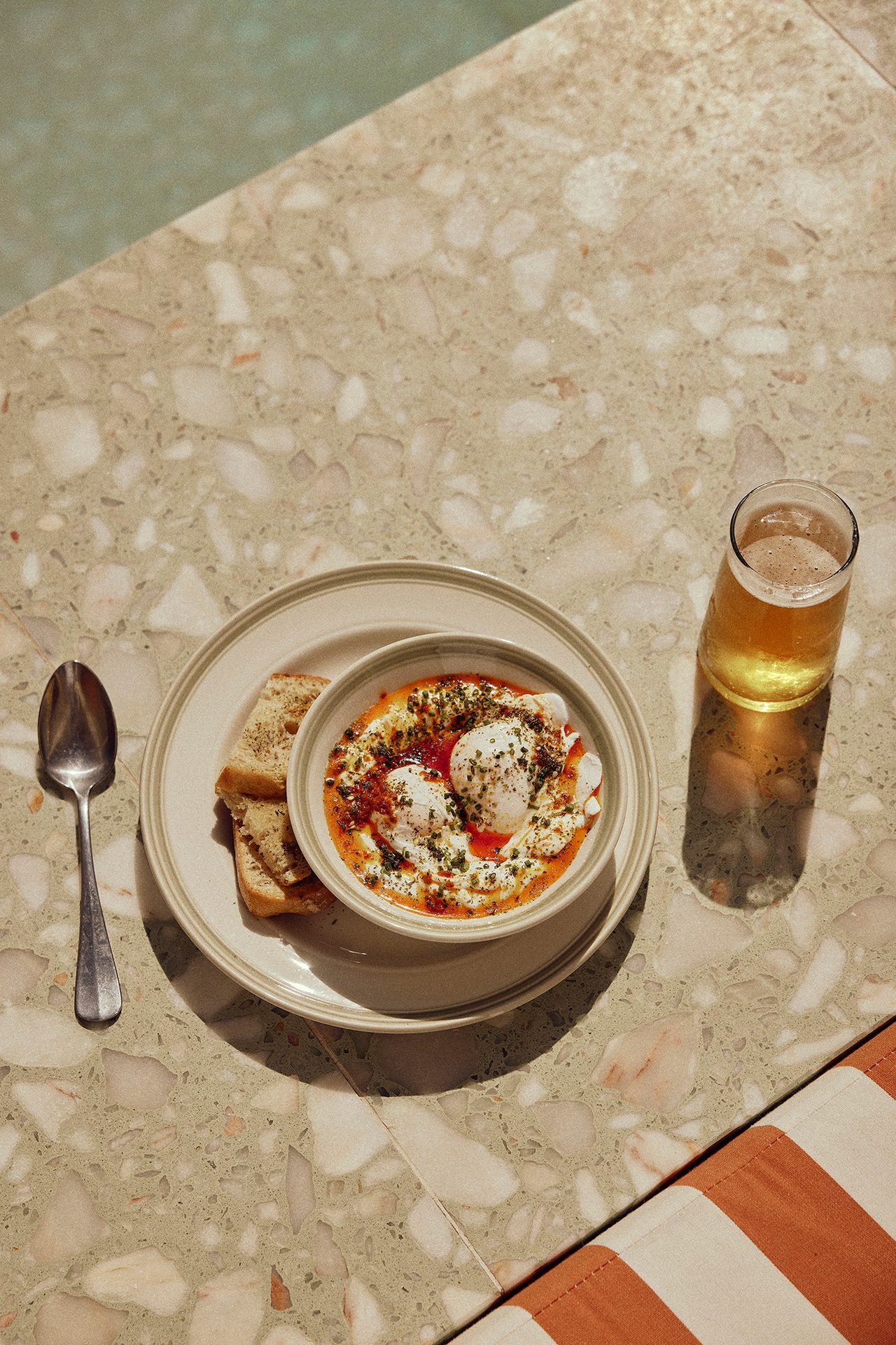 Et tilfeldig kaffestopp gjorde ham til hotelleier på Kypros