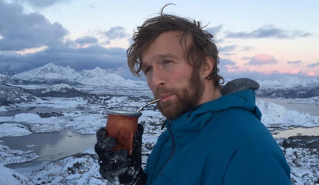 Annonsørinnhold: Erlend sparer til økonomisk frihet
