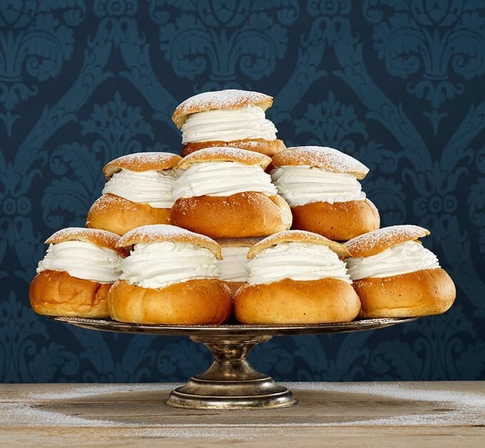 Fem semlor för en hundring