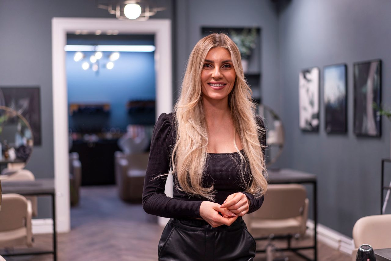 Annonsørinnhold: Endelig kan Kristin ha frisyrene hun ønsker seg