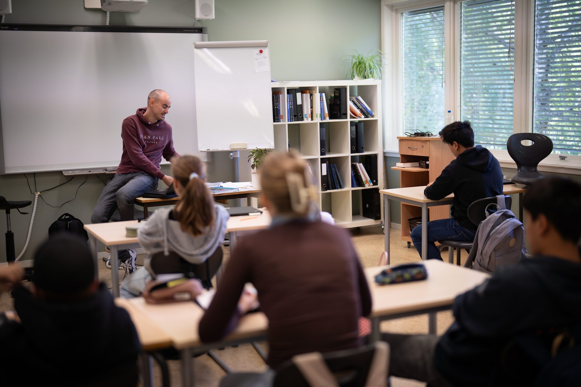 ANNONSØRINNHOLD En skole med rom for alle: Et lite fellesskap med store ...