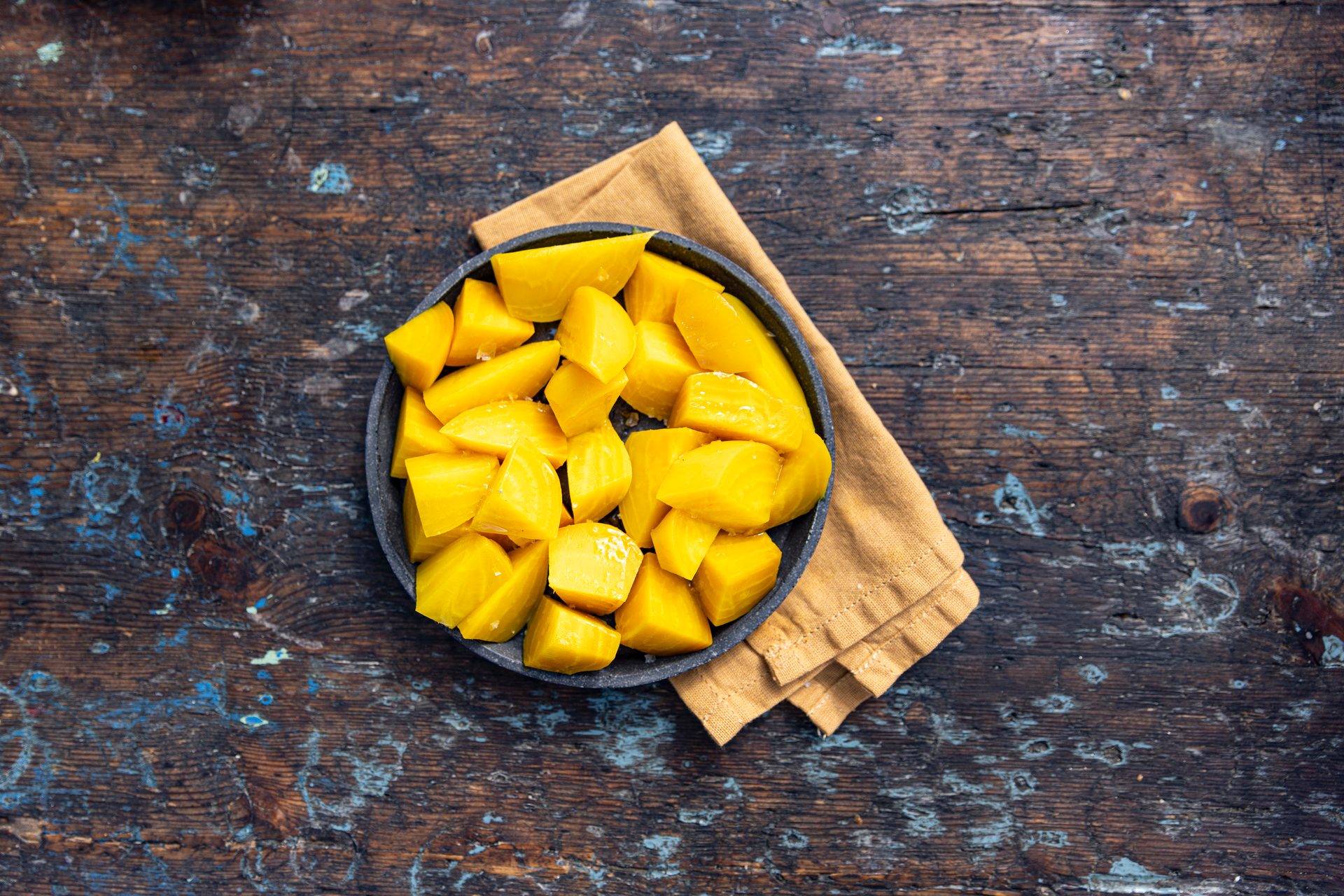 Lyst til å servere en knallgul rett? Test ut gule beter til middagen.