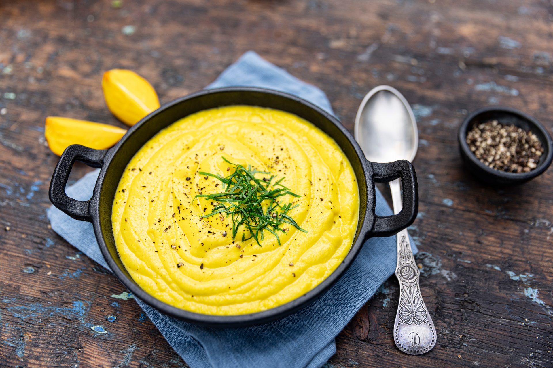 Lyst til å servere en knallgul rett? Test ut gule beter til middagen.