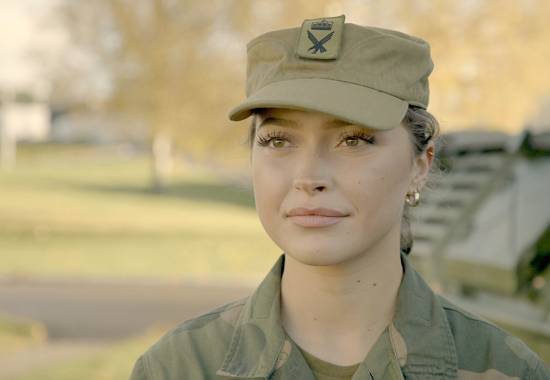 Annonsørinnhold: Hilde er garantert lederjobb i Forsvaret